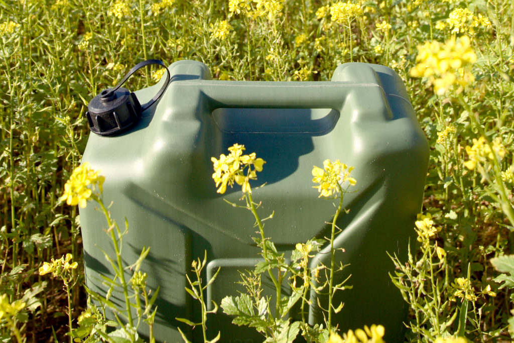 The Versis® system filters cold-pressed rapeseed oil to produce ...